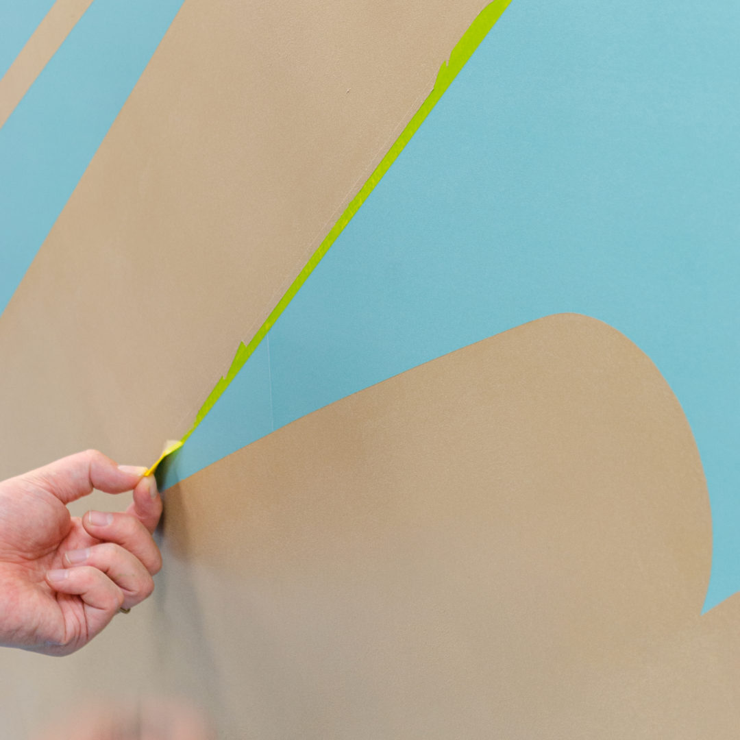 NTT DATA : Wallpaper & Hand Paint | GRAPHITerior | Graphic x (Interior ...